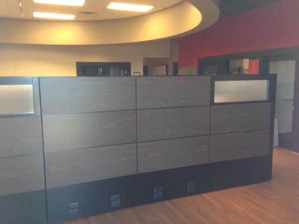 AIS Matrix Cubicles with Woodgrain Laminate | FCI & Design